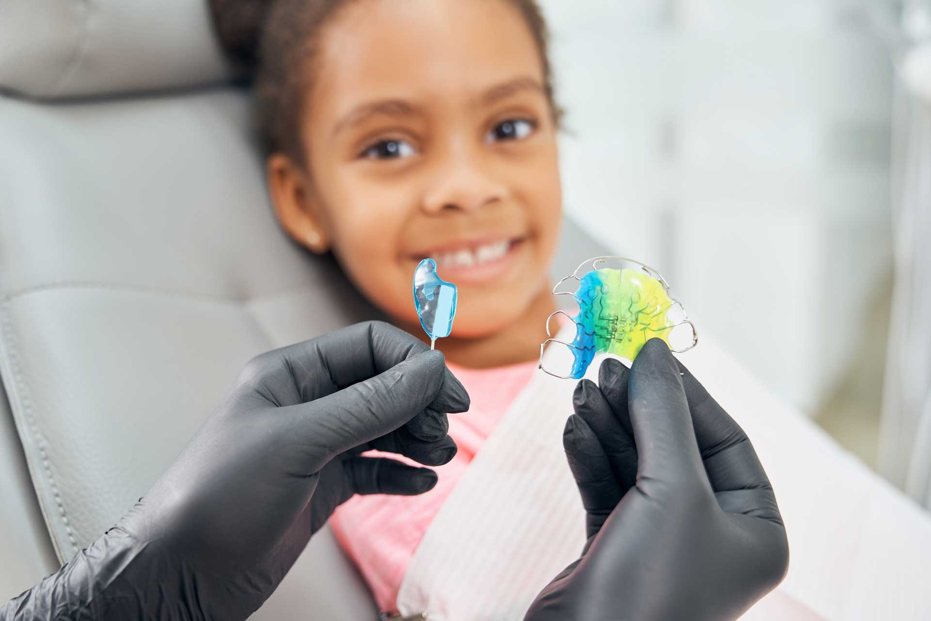 Aparelho móvel infantil: o que é, para que serve e tipos - Blog Dentalclean